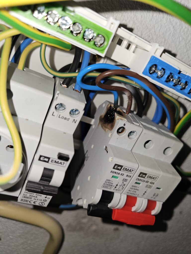 Hoe spoor ik een kortsluiting op ? – MK Electro